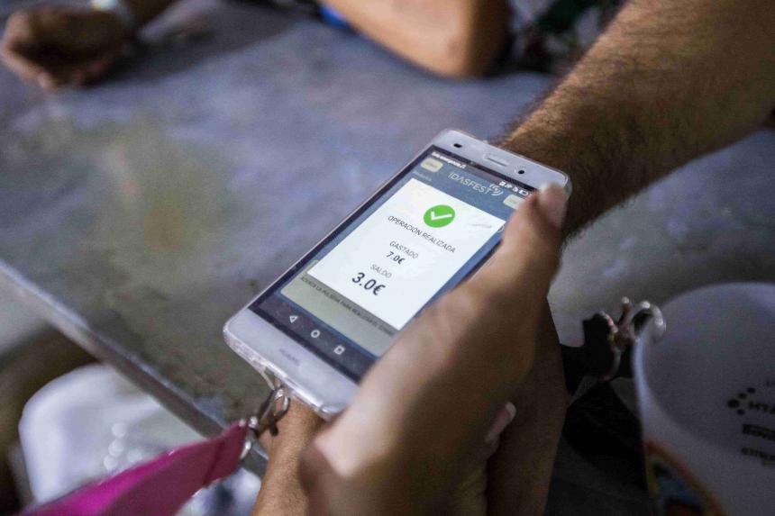 5 razones para utilizar cashless payment en eventos | IDASFEST